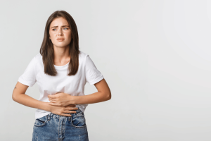 Espasmos na barriga: o que pode ser, tratamento e mais